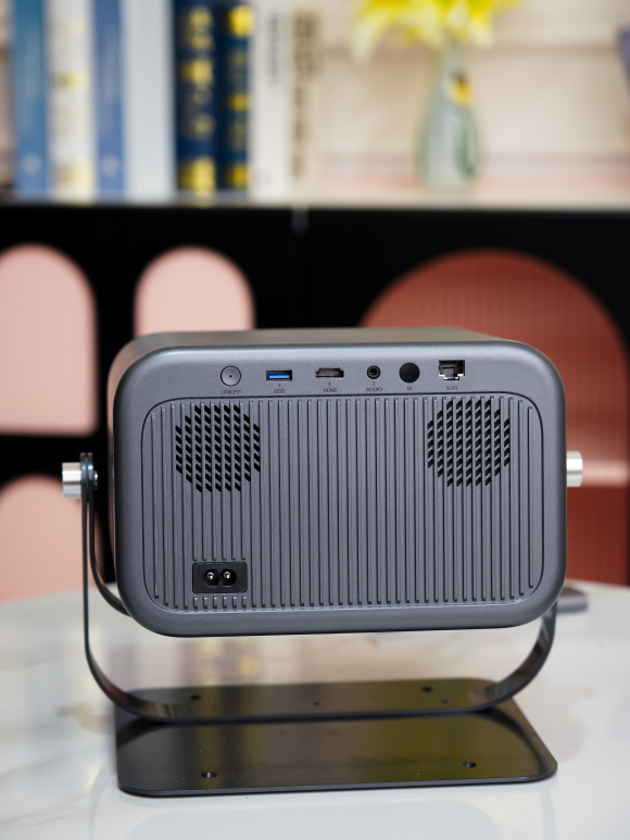 双臂云台支架，950CVIA高亮！大眼橙C2 Ultra投影仪使用分享-互联网频道专区